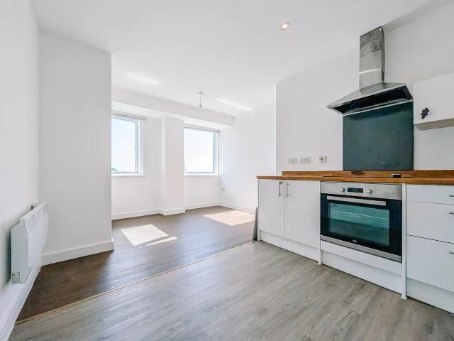 Apartment at St. Edwards Way, Greater London