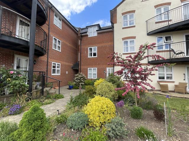 Apartment at St Edmunds Gate, Salisbury