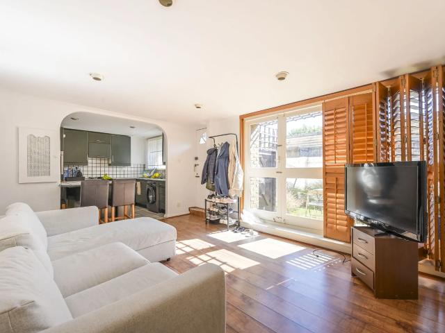 Apartment at St. Katharine's Way, Greater London
