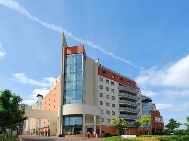Apartment at St. Katharine's Way, Greater London