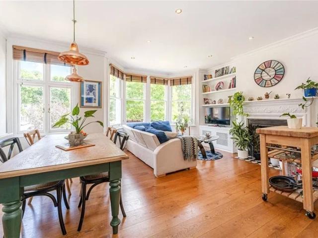 Apartment at St Helens Gardens, Greater London