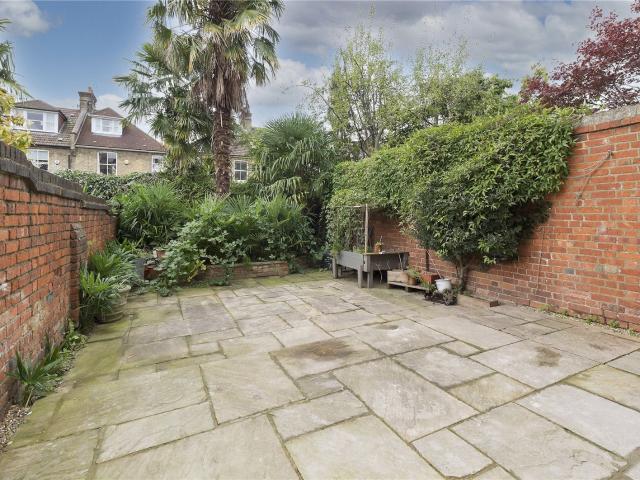 Apartment at St Helens Gardens, Greater London