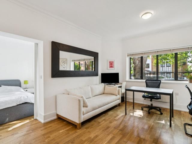 Apartment at St. Helen's Gardens, Greater London