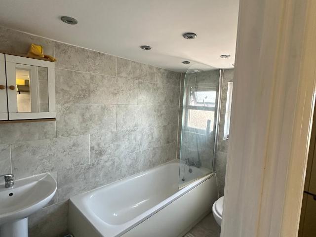 Apartment at St Helen's Road, Greater London