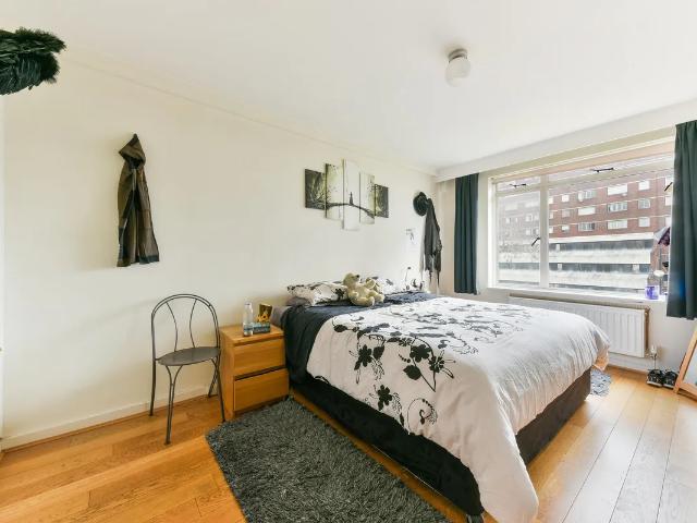 Apartment at St. John's Avenue, Greater London