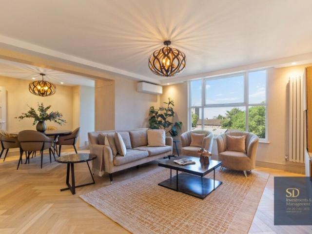 Apartment at St John's Wood Park, Greater London