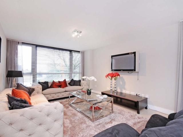 Apartment at St John's Wood Park, Greater London
