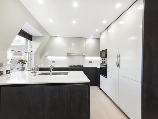 Apartment at St John's Wood Park, Greater London