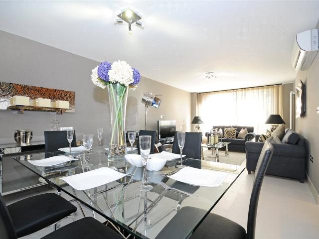 Apartment at St John's Wood Park, London