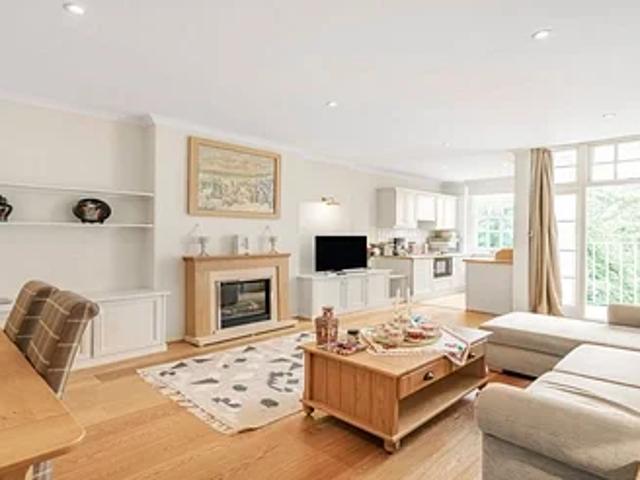 Apartment at St John's Wood Road, City of Westminster