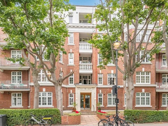 Apartment at St John's Wood Road, City of Westminster