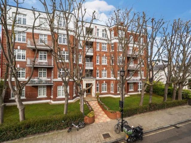 Apartment at St John's Wood Road, City of Westminster