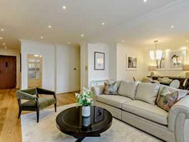 Apartment at St John's Wood Road, City of Westminster
