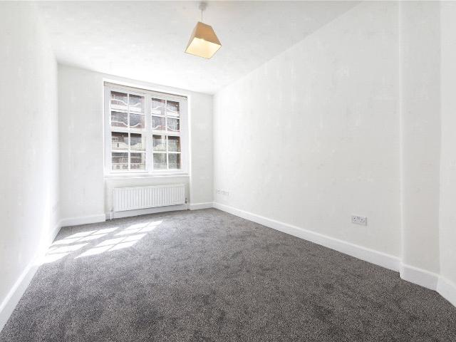 Apartment at St John's Wood Road, City of Westminster