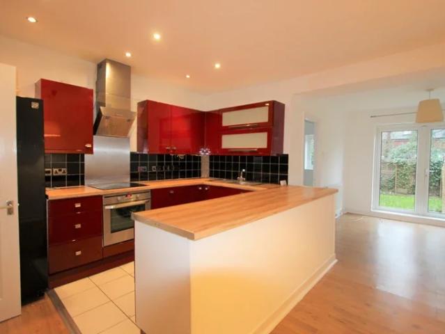 Apartment at St James' Road, London