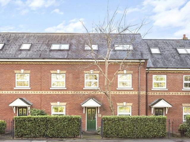 Apartment at St Jude's Road, Borough of Runnymede