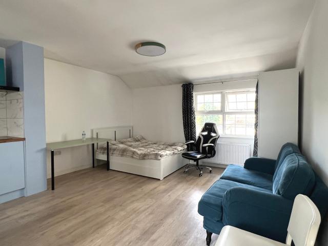 Apartment at St. Lawrence Street, Greater London