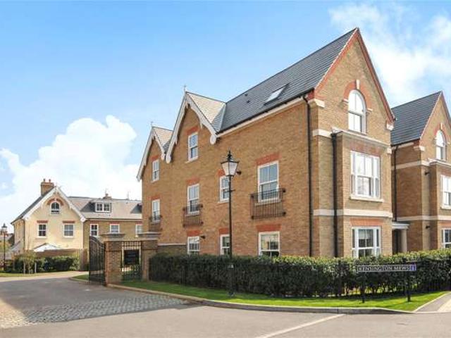 Apartment at St Leonards Road, Windsor