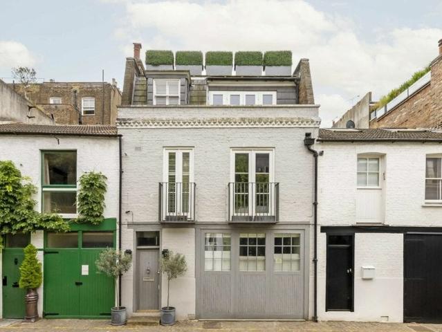 Apartment at St Luke's Mews, Greater London