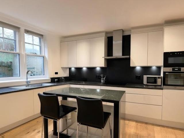 Apartment at St. Matthew Street, City of Westminster