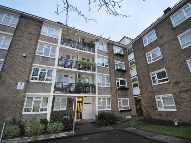 Apartment at St. Mark's Grove, Greater London