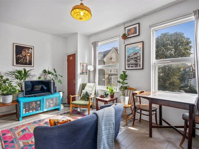 Apartment at St Mark's Rise, Greater London