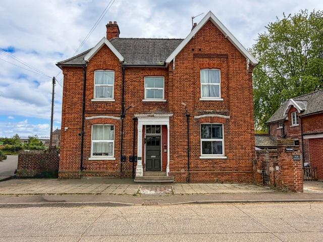 Apartment at St Mary's Square, West Suffolk