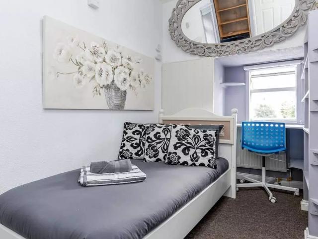 Apartment at St. Mary's Road, Watford