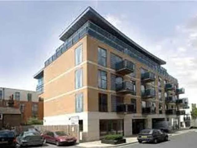 Apartment at St Mary's Road, Greater London