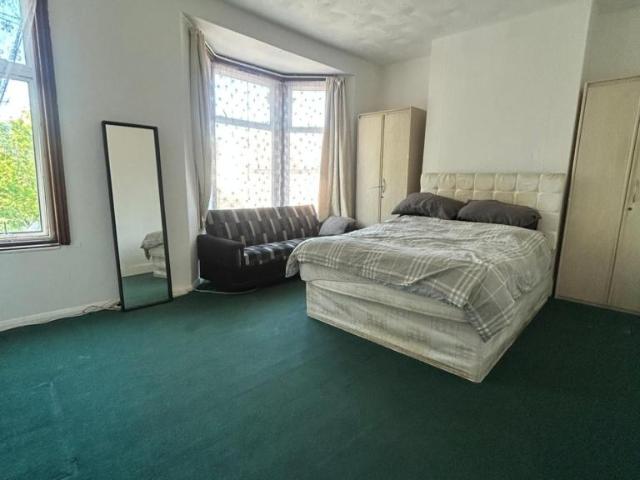 Apartment at St Mary's Road, Greater London