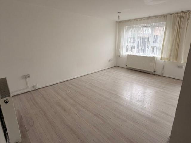 Apartment at St Mary's Road, Greater London