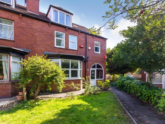Apartment at St. Michael's Lane, Leeds