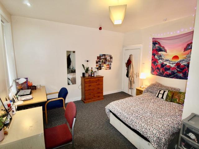 Apartment at St Michael's Lane, Leeds