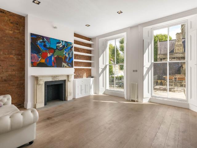Apartment at St Stephen's Crescent, City of Westminster