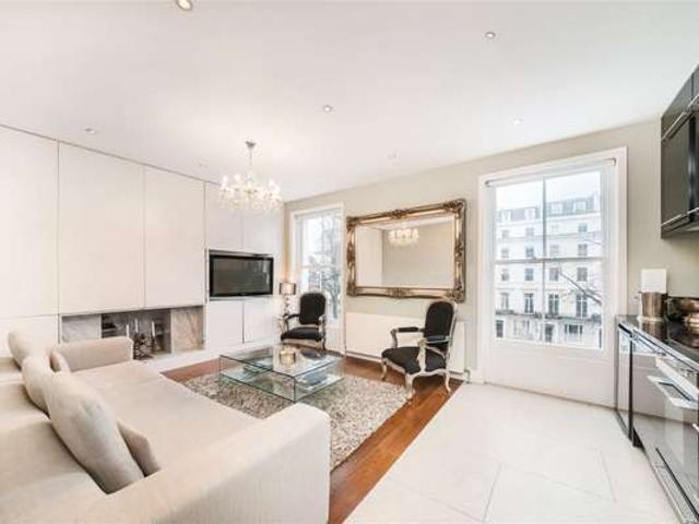 Apartment at St Stephen's Gardens, City of Westminster