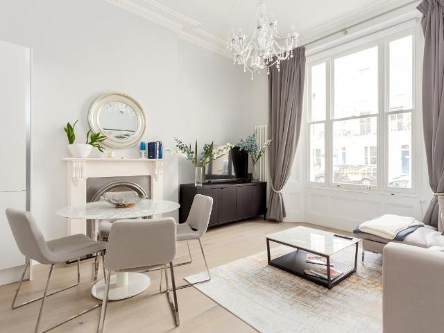 Apartment at St Stephen's Gardens, City of Westminster