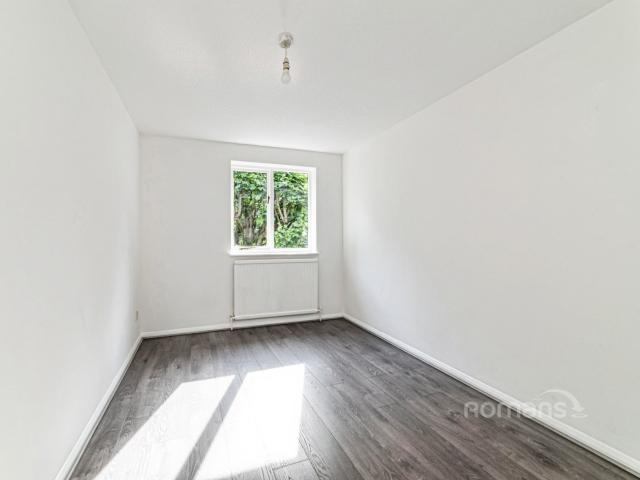 Apartment at St Paul's Court, Reading