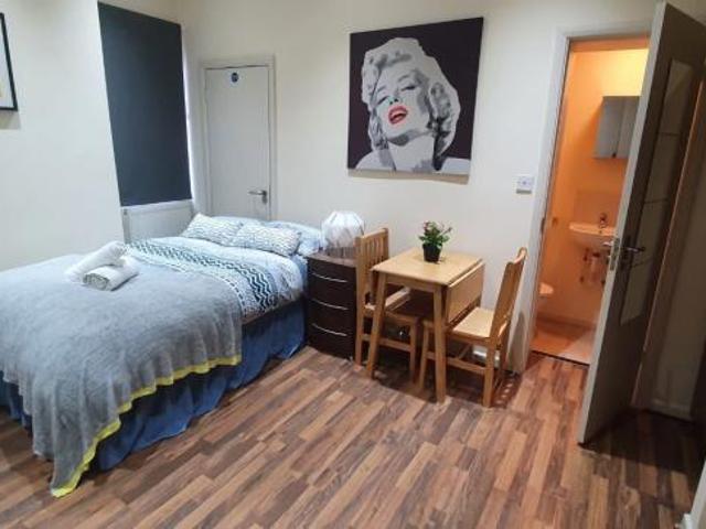 Apartment at St. Pauls Avenue, Greater London