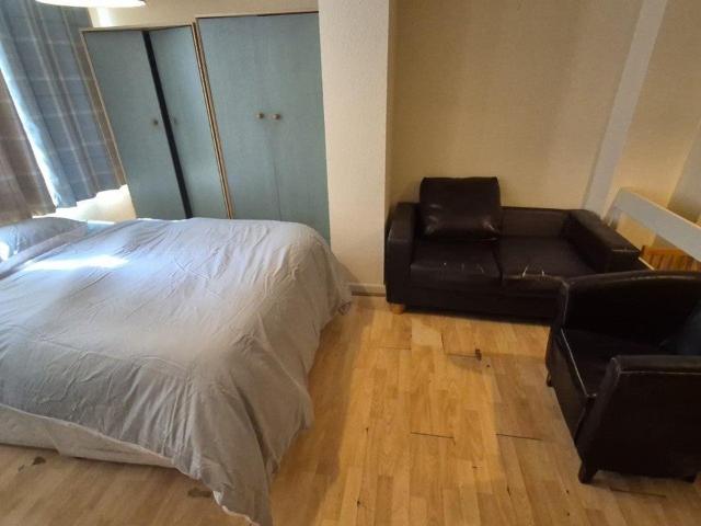 Apartment at St. Pauls Avenue, Greater London