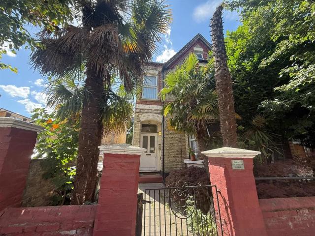 Apartment at St. Paul's Road, Greater London