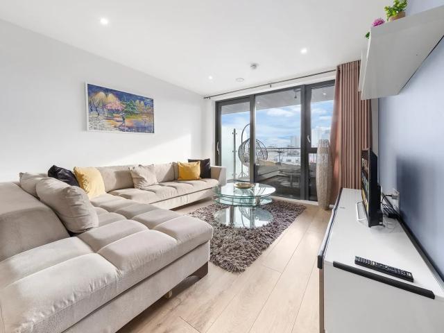 Apartment at St Paul's Way, Greater London