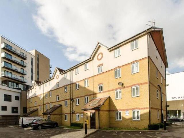 Apartment at St Paul's Way, Greater London