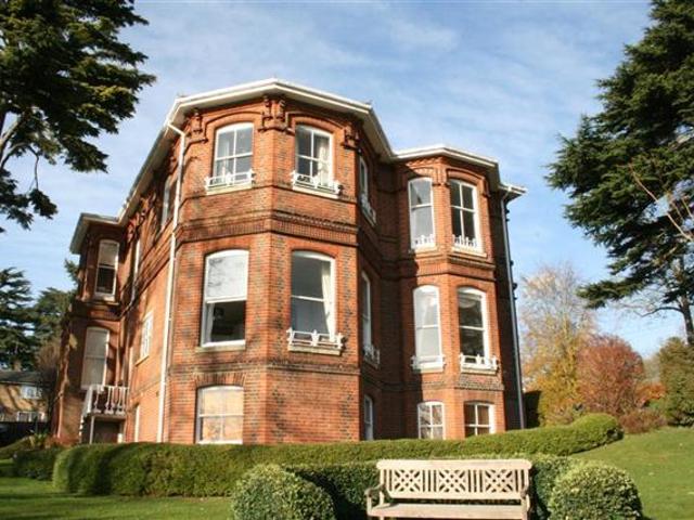 Apartment at St Peter's Avenue, Reading
