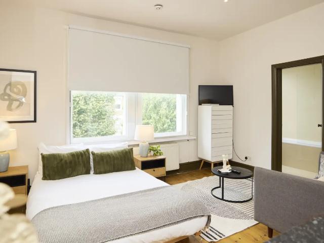 Apartment at St. Quintin Gardens, Greater London