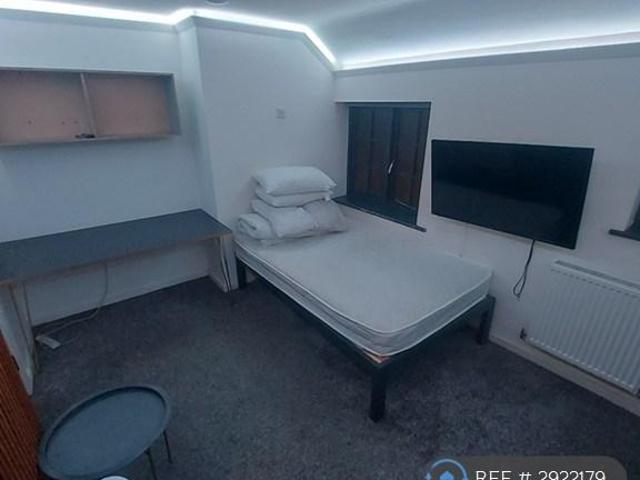 Apartment at St. Rumbold's Street, Buckingham