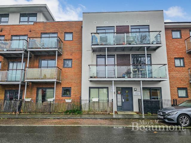Apartment at Stainton Road, Greater London