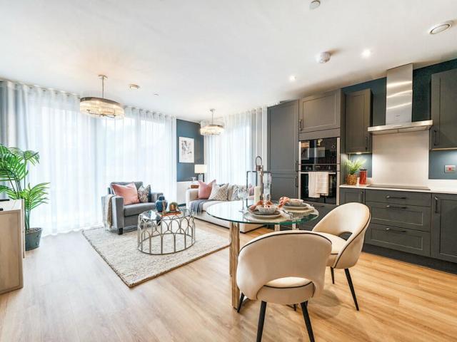 Apartment at Staines Bridge, Borough of Spelthorne