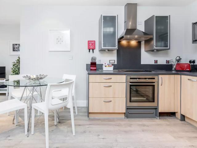 Apartment at Staines Bridge, Borough of Spelthorne