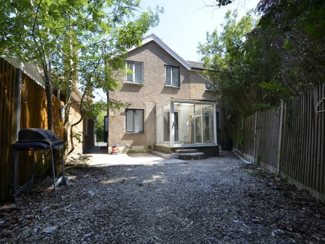 Apartment at Staines By Pass, Borough of Spelthorne