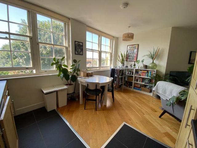 Apartment at Stamford Road, Greater London